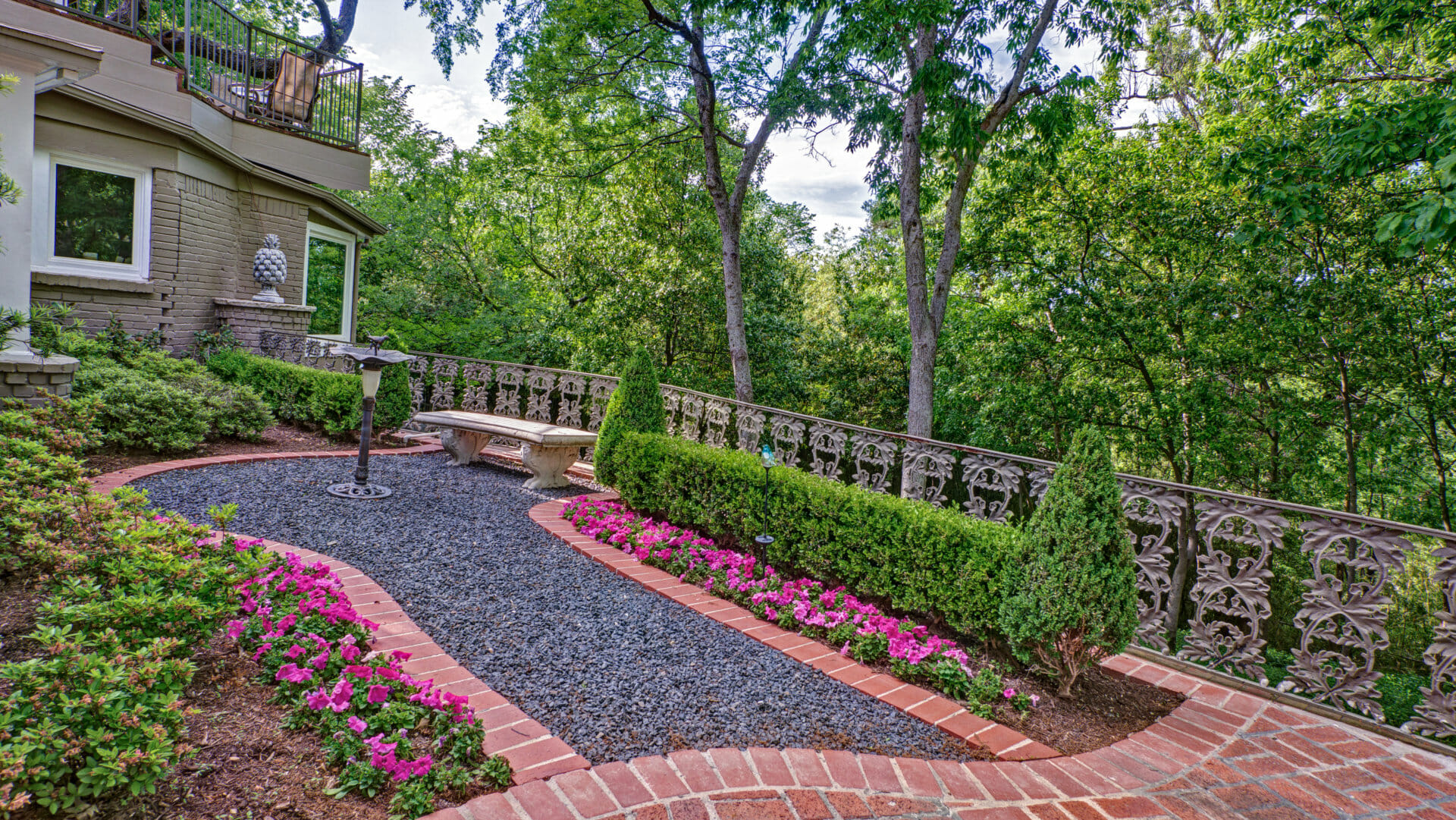 Services - Tree Care - Hurley Lawns